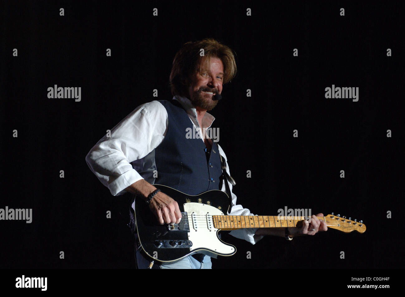 Brooks and dunn performing hi-res stock photography and images - Alamy