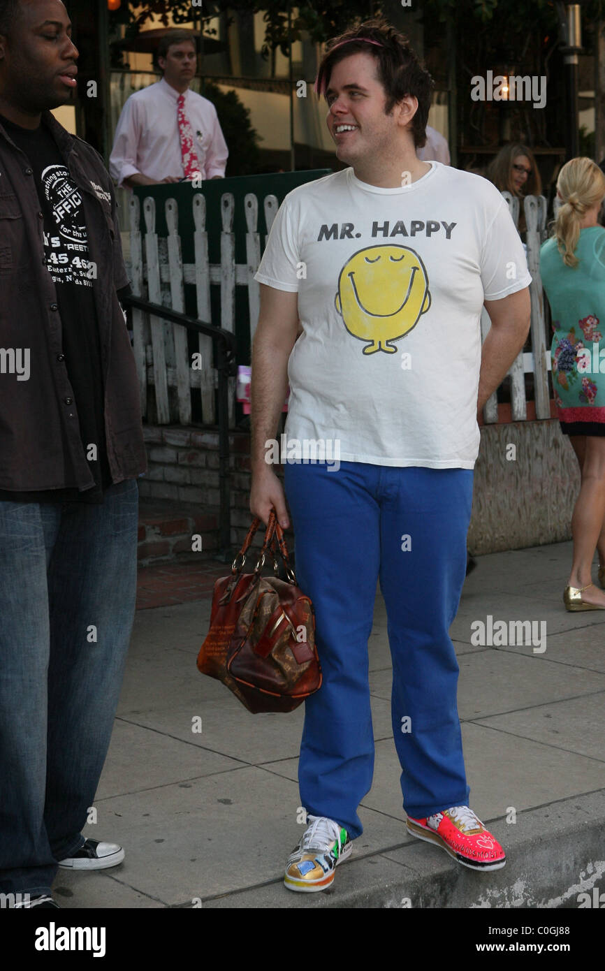 Mismatching shoes hi-res stock photography and images - Alamy