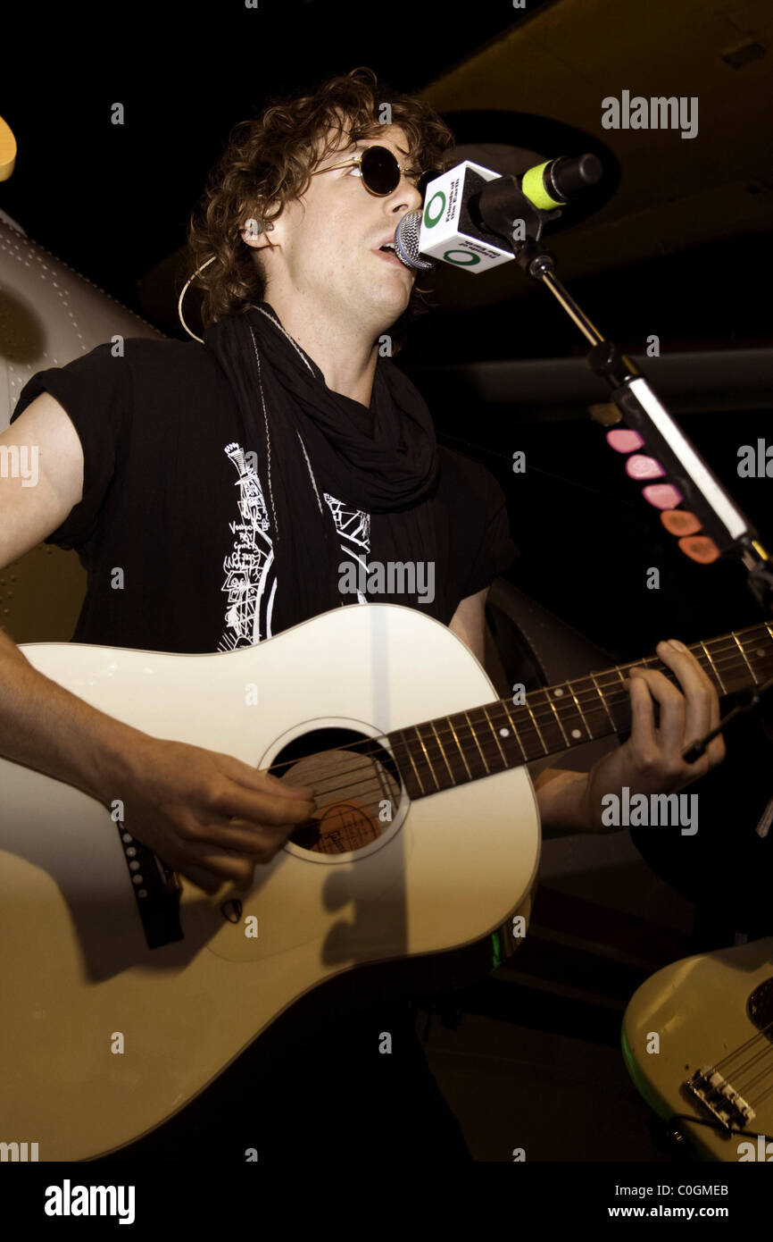 Johnny Borrell Razorlight perform a special gig for 'The Big Ask' as ...