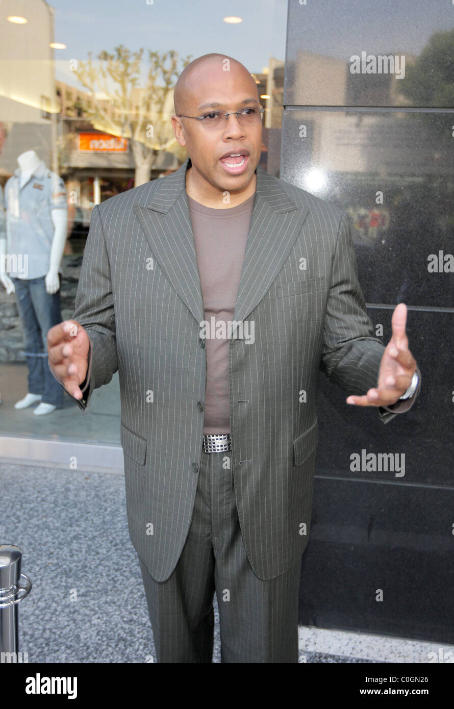 Jeff Henderson aka Chef Jeff films a segment for his upcoming reality ...