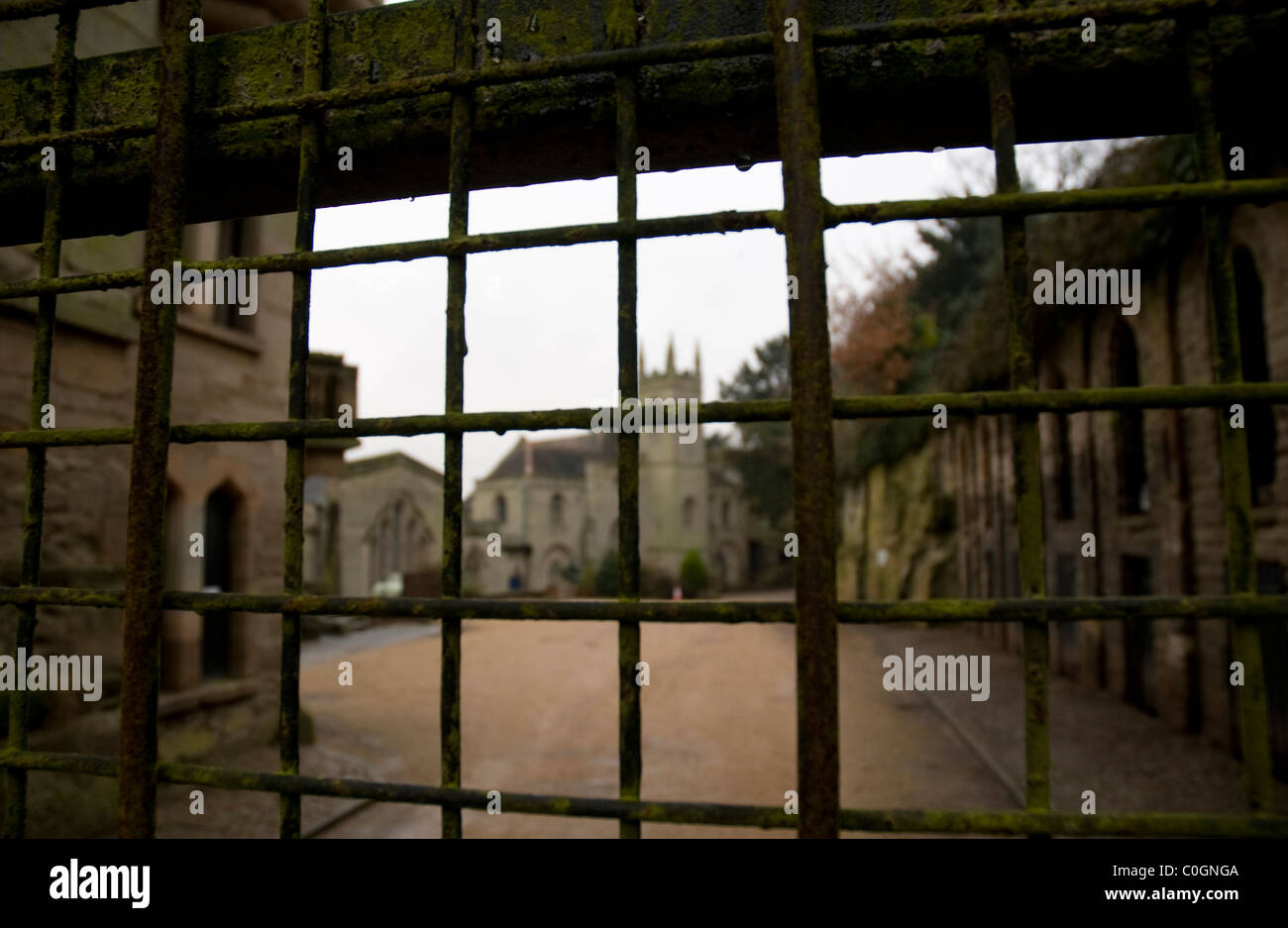 The ruins of Guy's Cliffe in the Warwickshire countryside Stock Photo ...