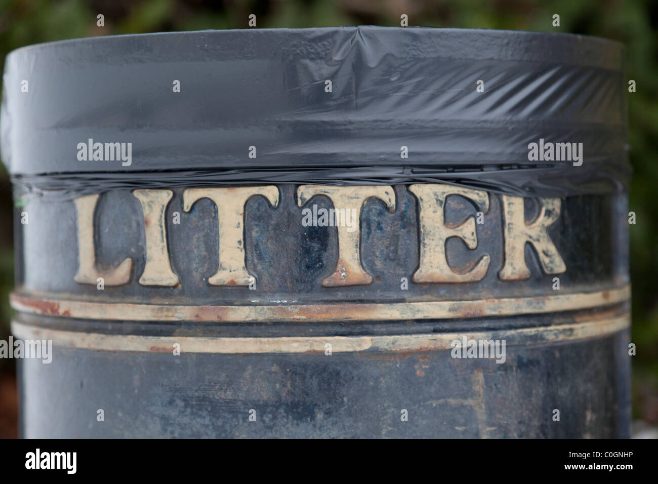 Black litter bin Stock Photo - Alamy