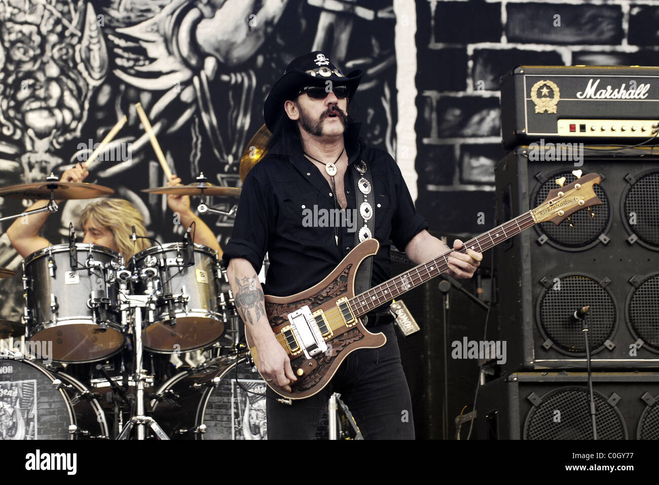 Lemmy Performing Stock Photos & Lemmy Performing Stock Images - Alamy