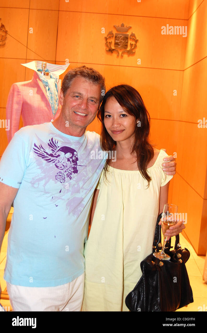 Richard Gala and Lisa Gala Arianna Huffington book signing party at ...