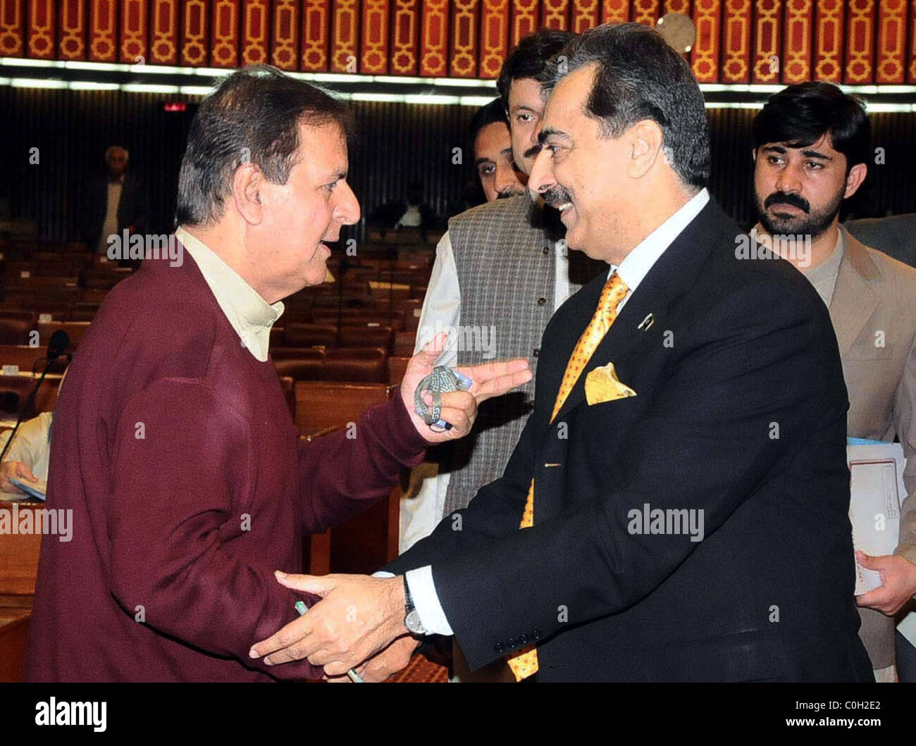 Prime Minister, Syed Yousuf Raza Gilani talks with Muslim League-N ...