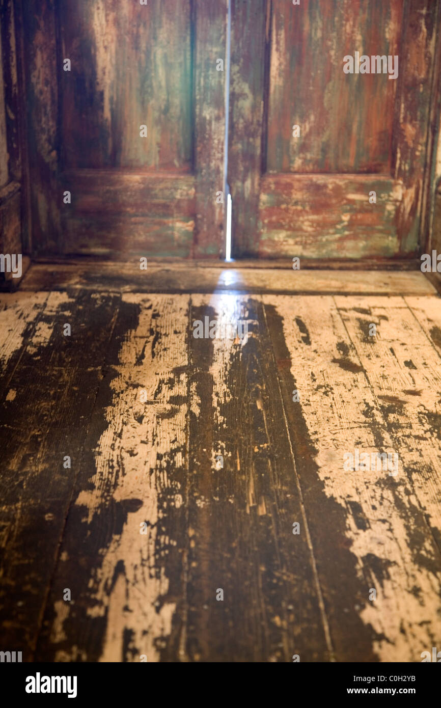 Light beam door hi-res stock photography and images - Alamy
