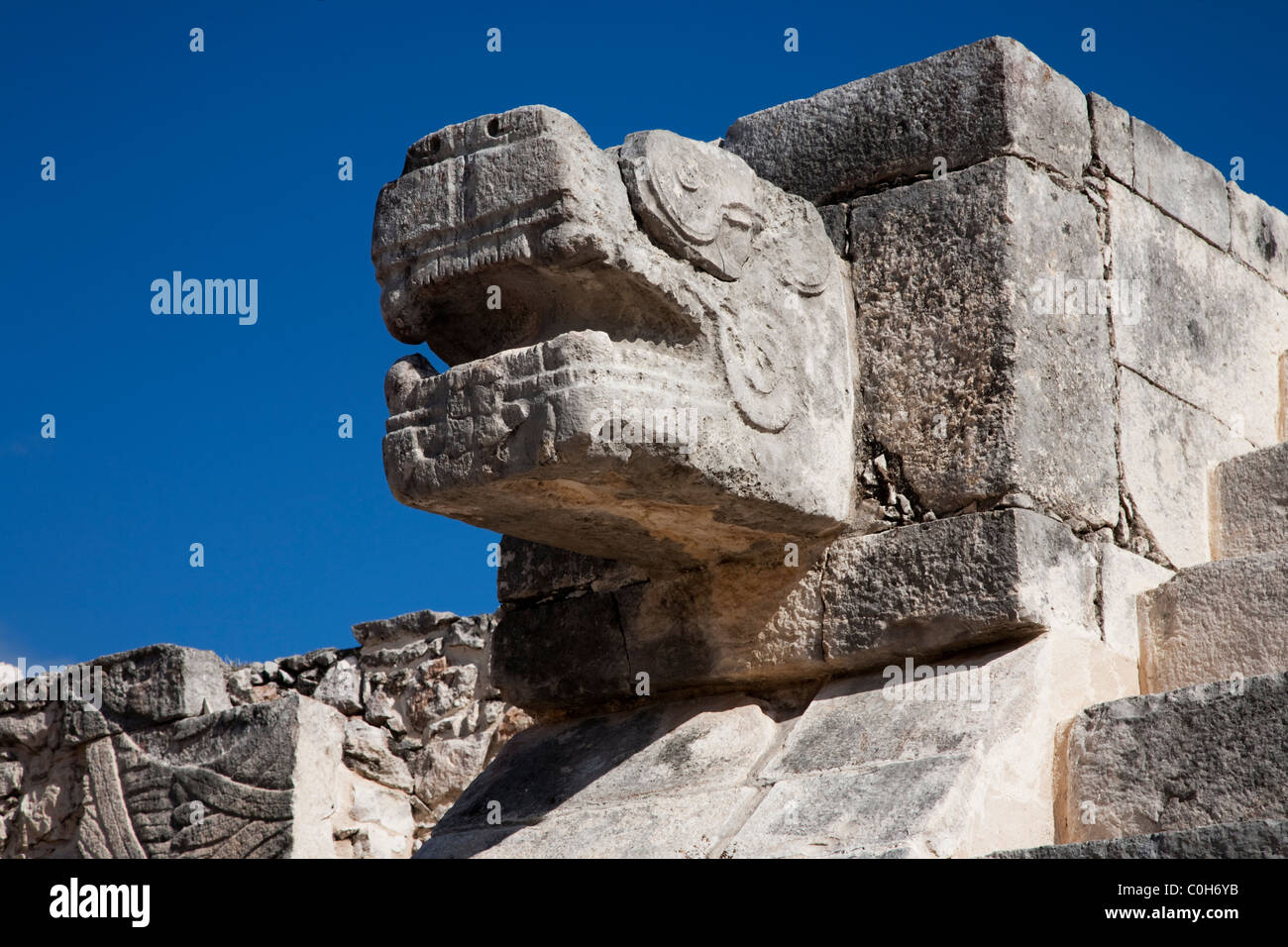 Serpent at Chichen Itza, Yucatan, Mexico Stock Photo - Alamy