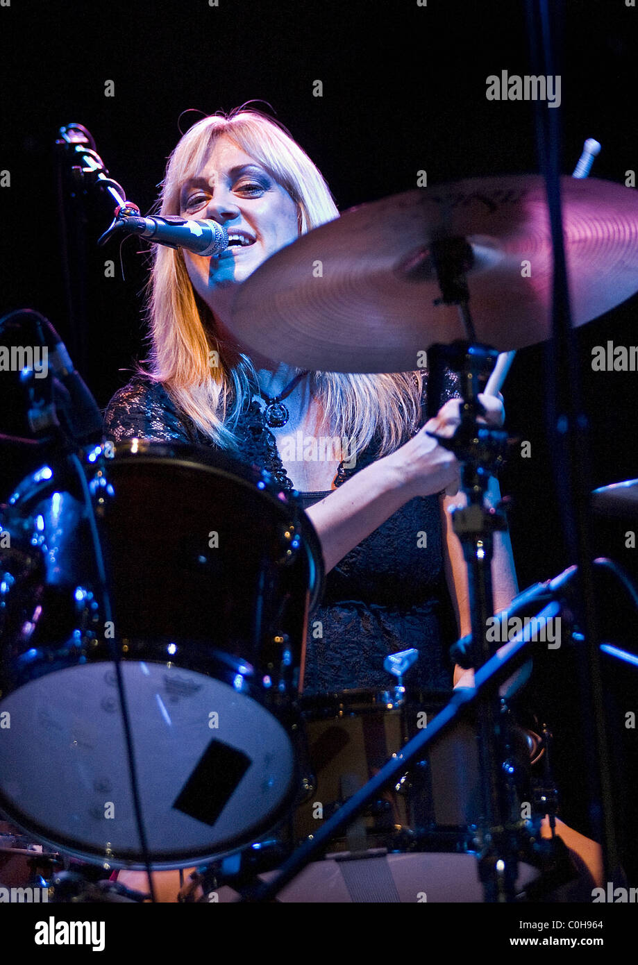 Debbi Peterson The Bangles performing at Liverpool Carling Academy on ...