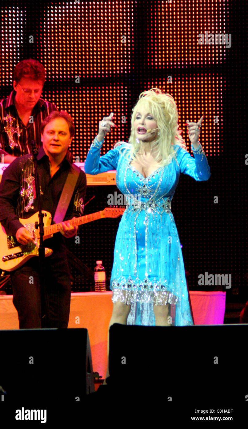 Dolly Parton live at the O2 Arena London, England - 05.07.08 Stock ...