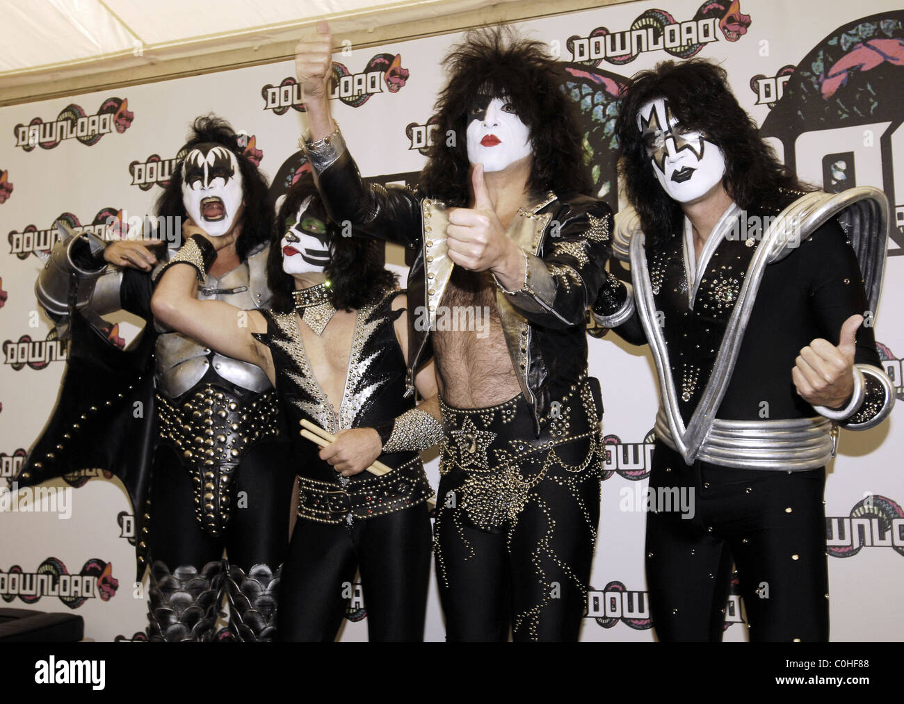 Tommy thayer kiss hi-res stock photography and images - Alamy