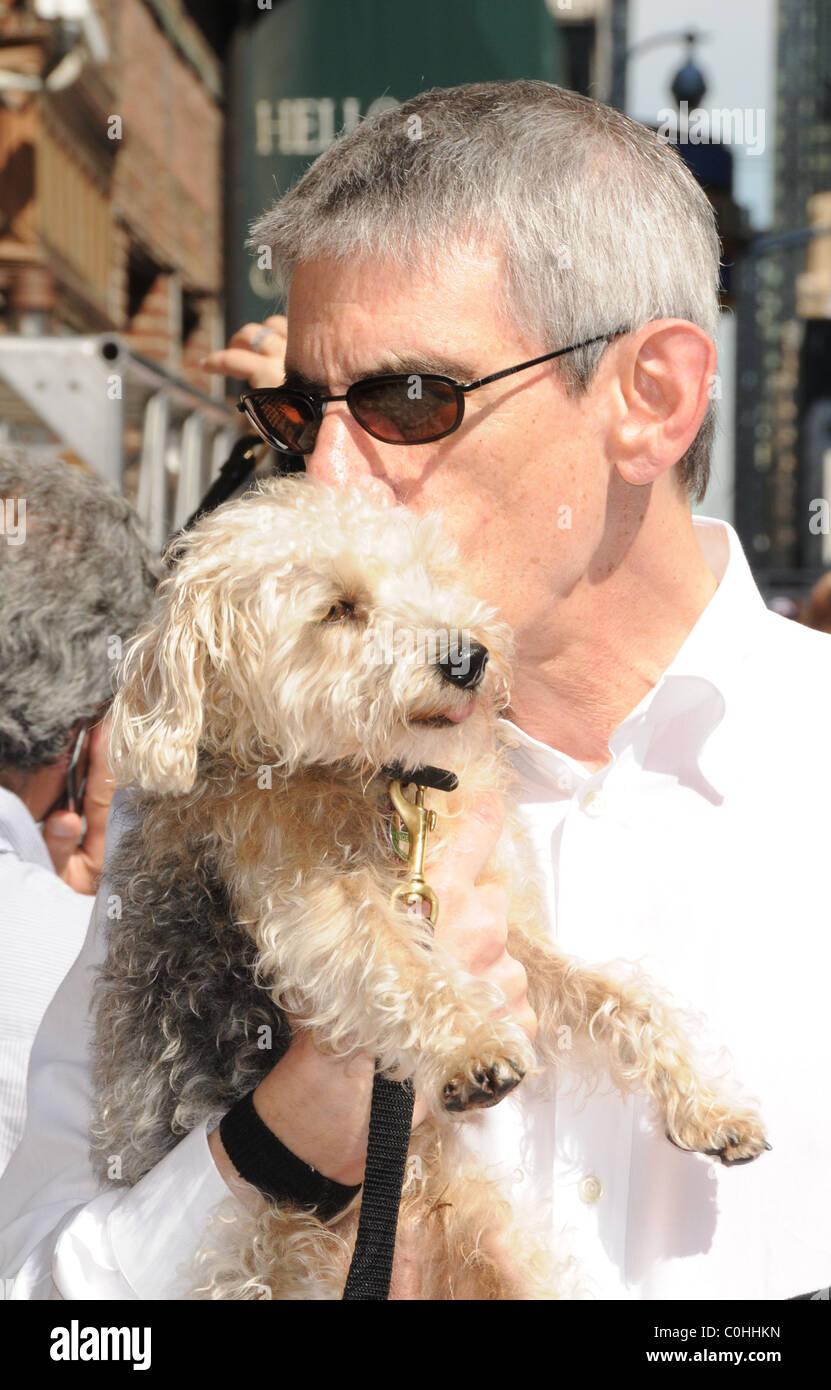 Richard belzer and dog hi-res stock photography and images - Alamy