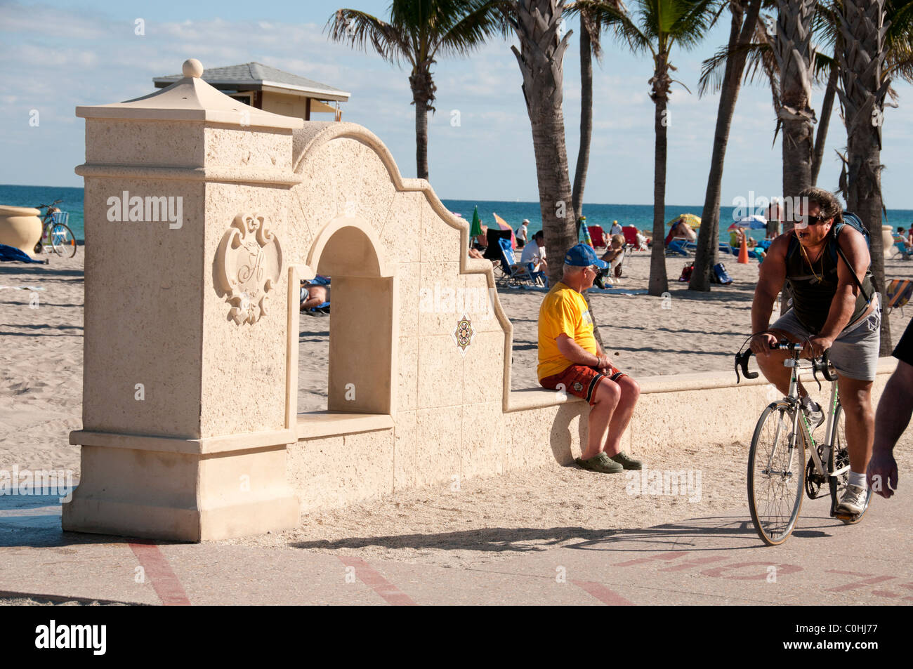 Hollywood beach hi-res stock photography and images - Alamy