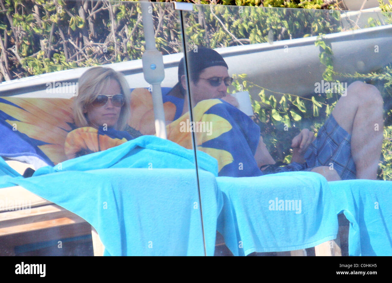 Jenny mccarthy sunbathing beach house hi-res stock photography and ...