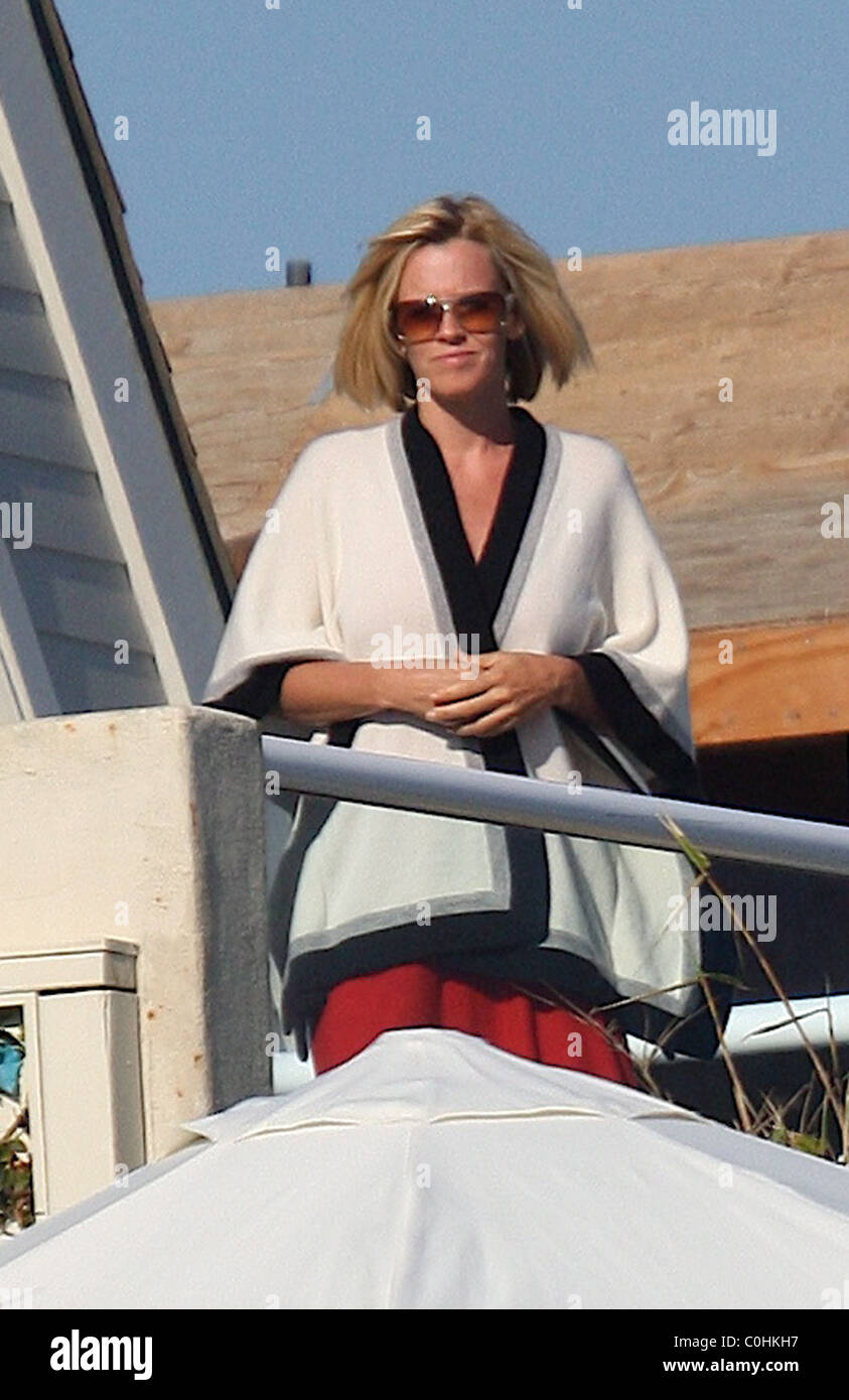 Jenny Mccarthy And The Bear