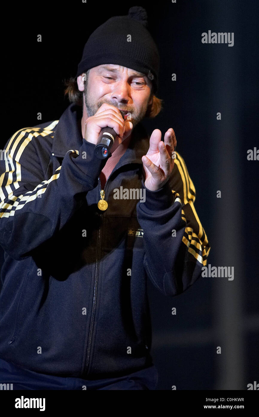 Jay Kay of Jamiroquai performing live at the SuperBock SuperRock ...