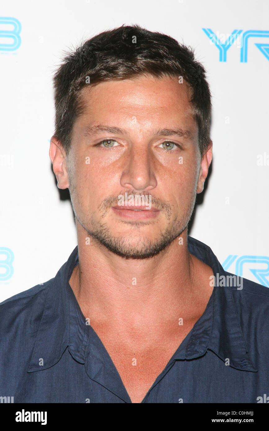 Simon Rex 'How You Rock It' Live Fashion Shoot Hosted by YRB Magazine ...