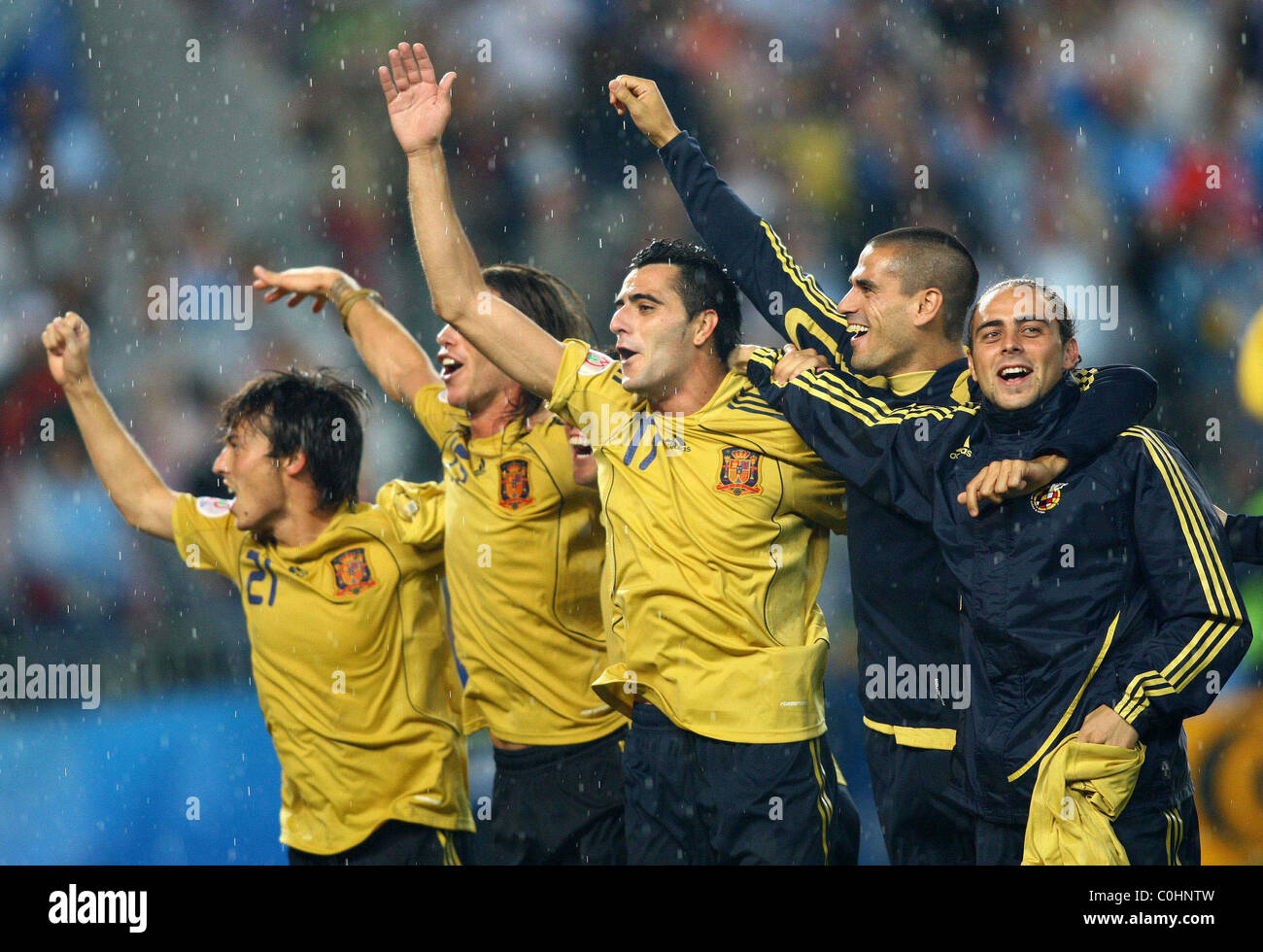 Spainish footballers celebrate victory UEFA Euro 2008 semi-final ...