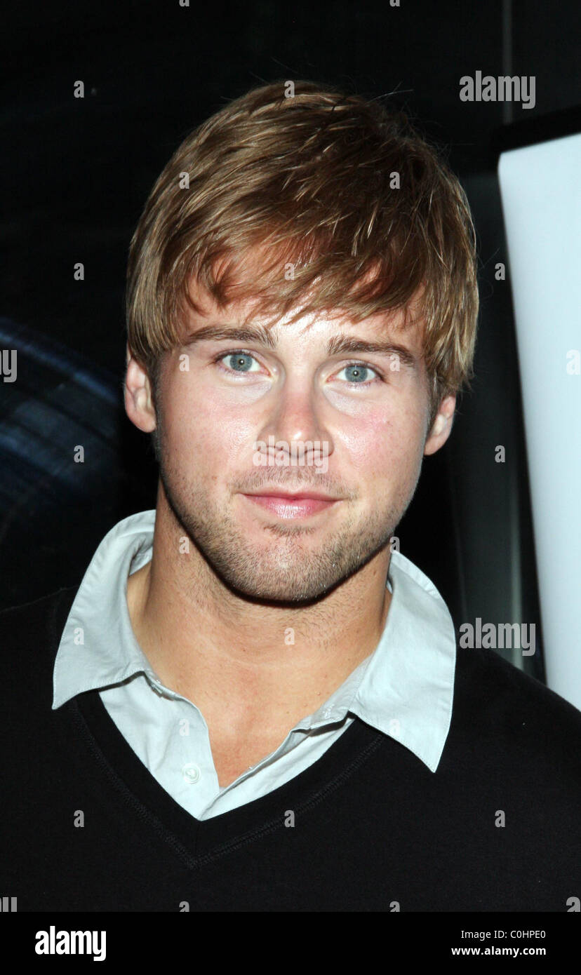 Aaron Hill Verizon Palm Centro Launch Party at Elevate Lounge Los ...