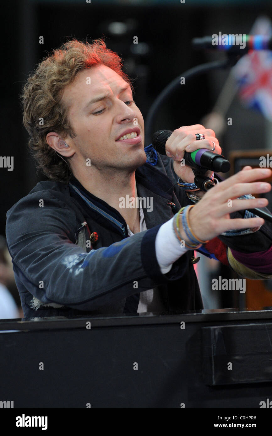 Chris Martin of Coldplay Coldplay performs live on 'The Today Show ...