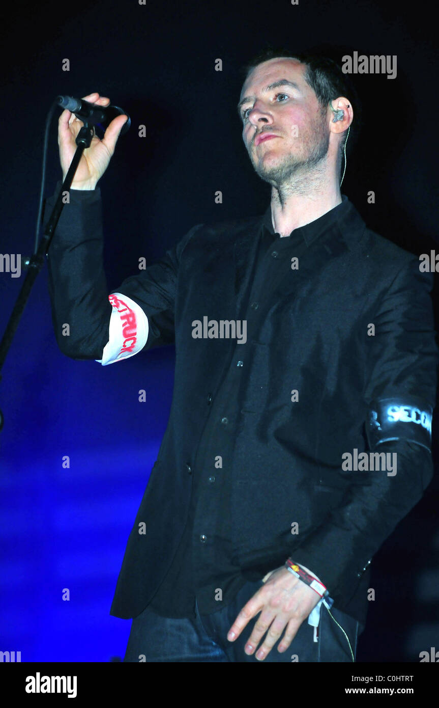Massive Attack Glastonbury Festival - Day 2 Glastonbury, England - 28. ...