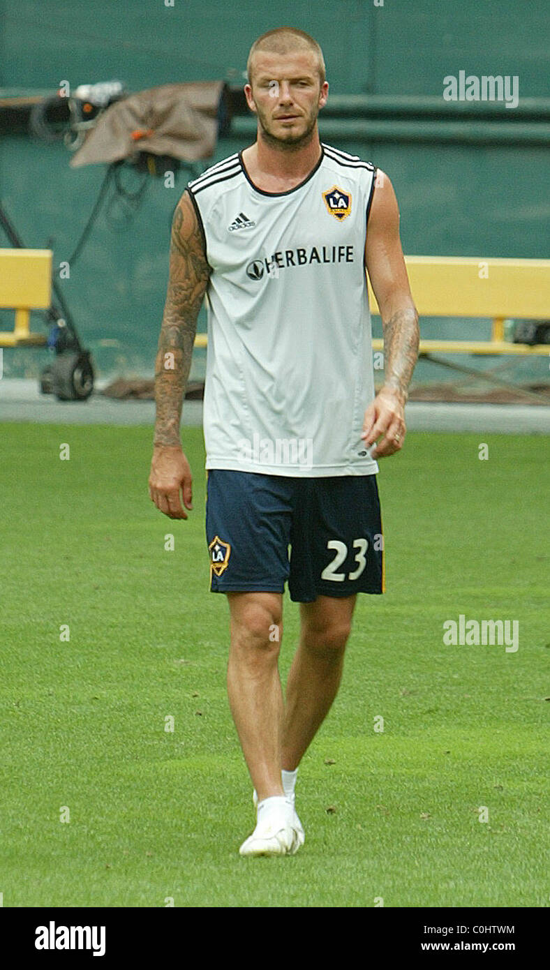 David Beckham joins his LA Galaxy team-mates to warm up at the RFK ...