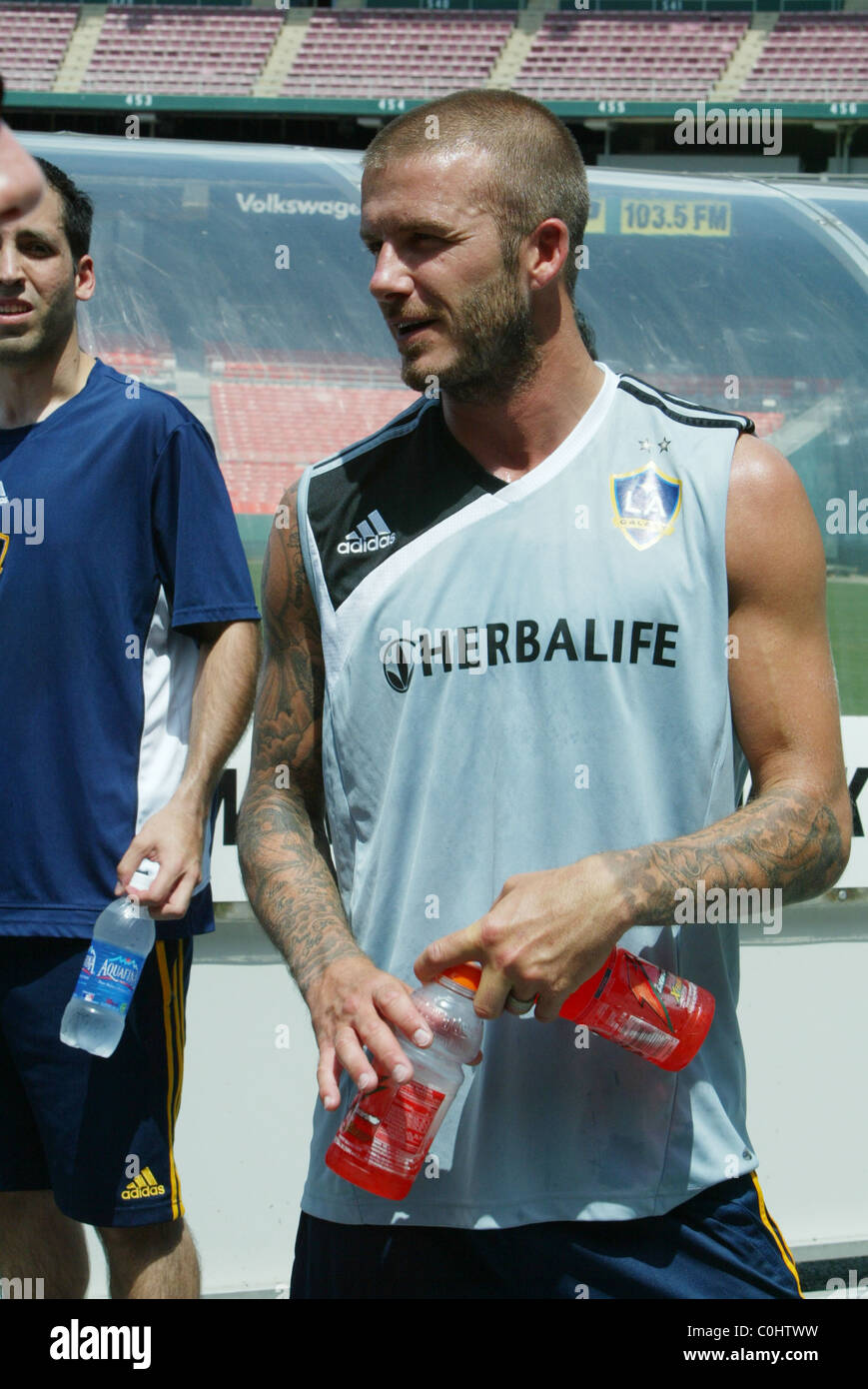 David Beckham joins his LA Galaxy team-mates to warm up at the RFK ...