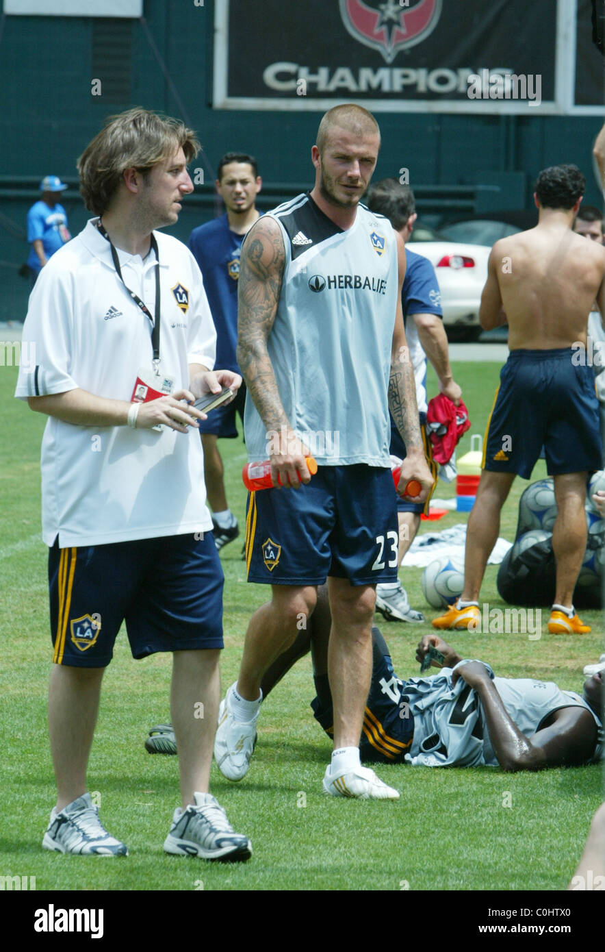 David Beckham joins his LA Galaxy team-mates to warm up at the RFK ...