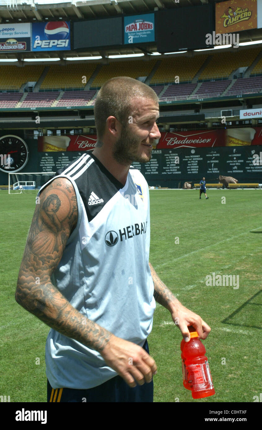 David Beckham joins his LA Galaxy team-mates to warm up at the RFK ...