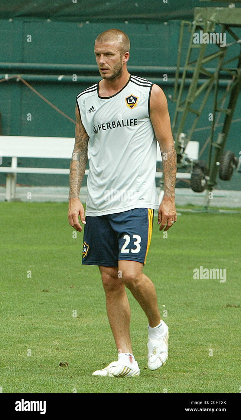 David Beckham joins his LA Galaxy team-mates to warm up at the RFK ...