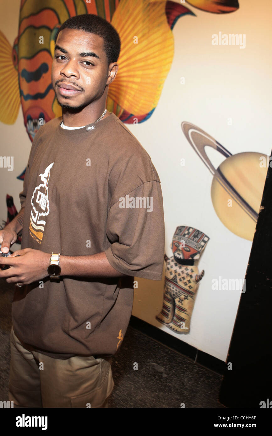 Dj hi tek hi-res stock photography and images - Alamy