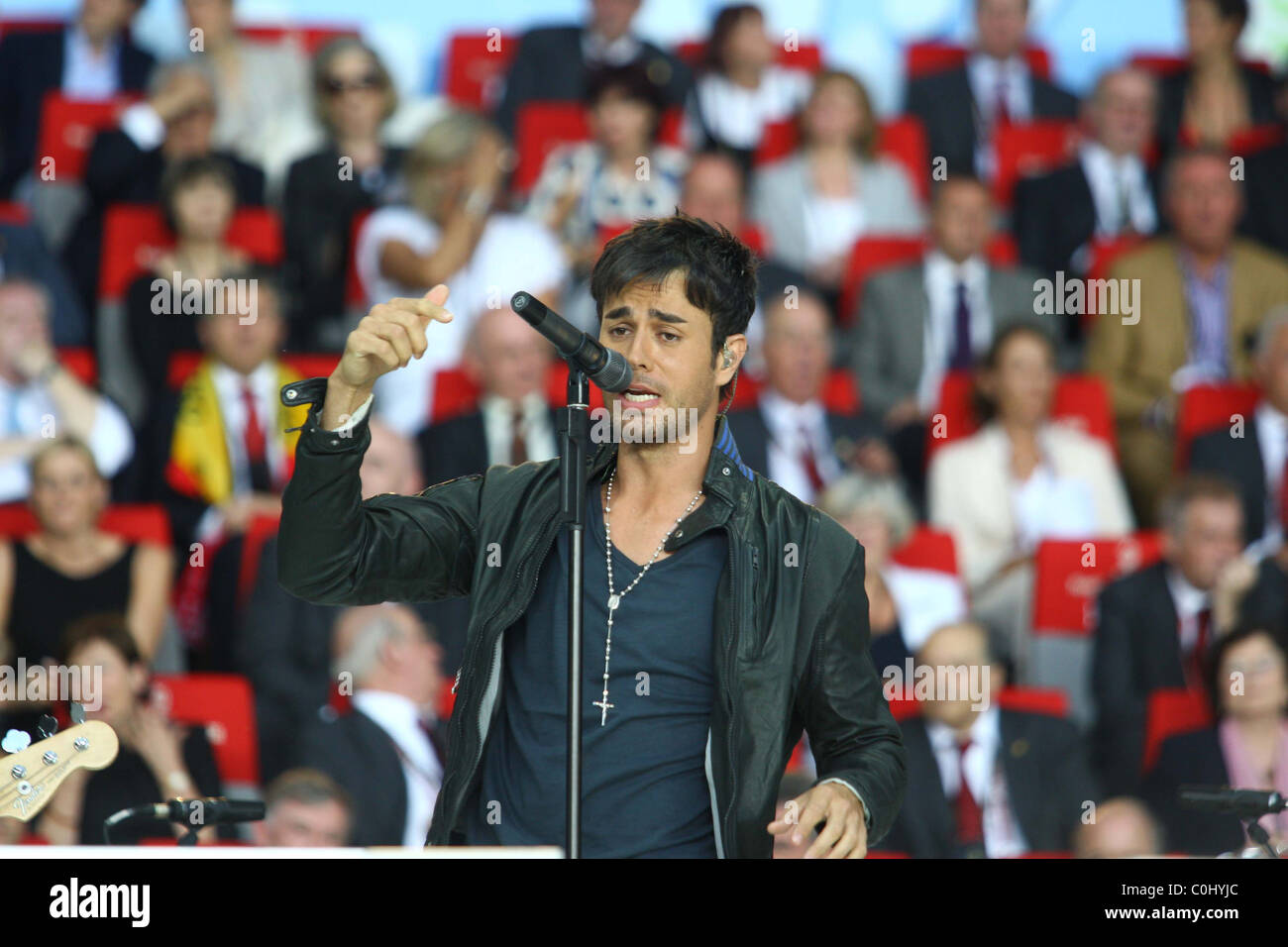 Enrique Iglesias sings before the final of the Euro 2008 championships ...