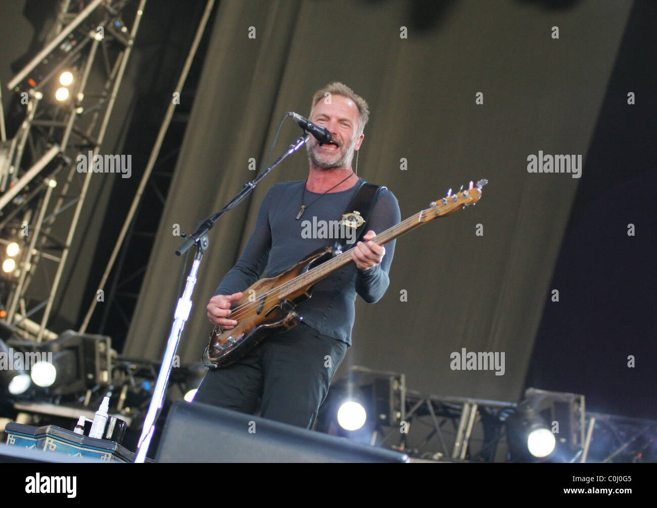 Sting play hi-res stock photography and images - Alamy