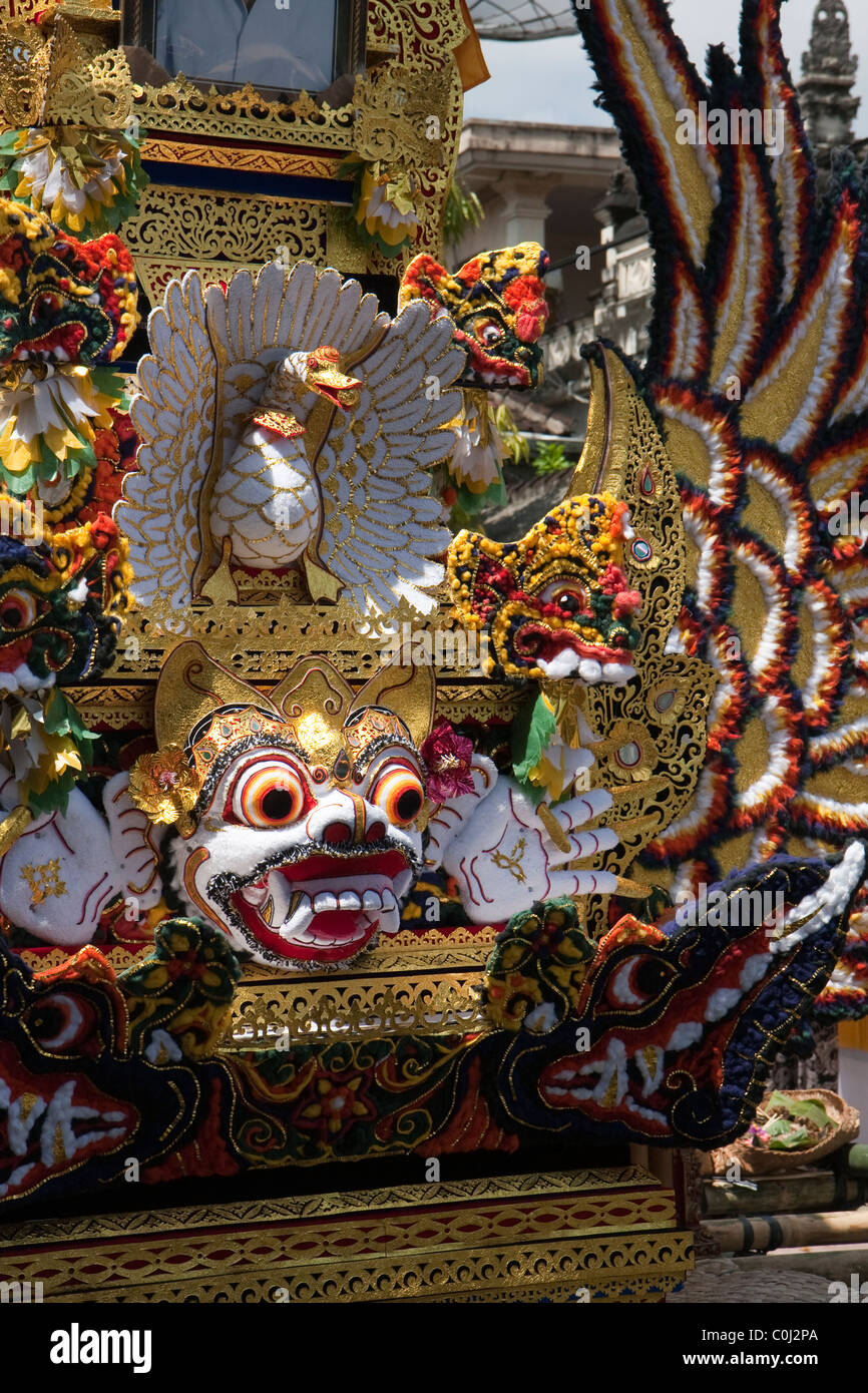 Cremation in Ubud, Bali, Indonesia. Cremations are part of Hindu ...