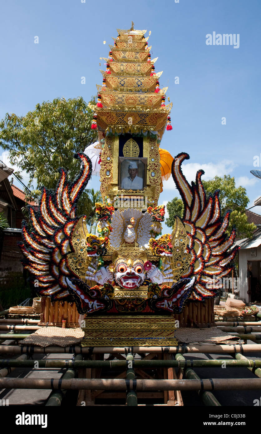 Cremation in Ubud, Bali, Indonesia. Cremations are part of Hindu ...