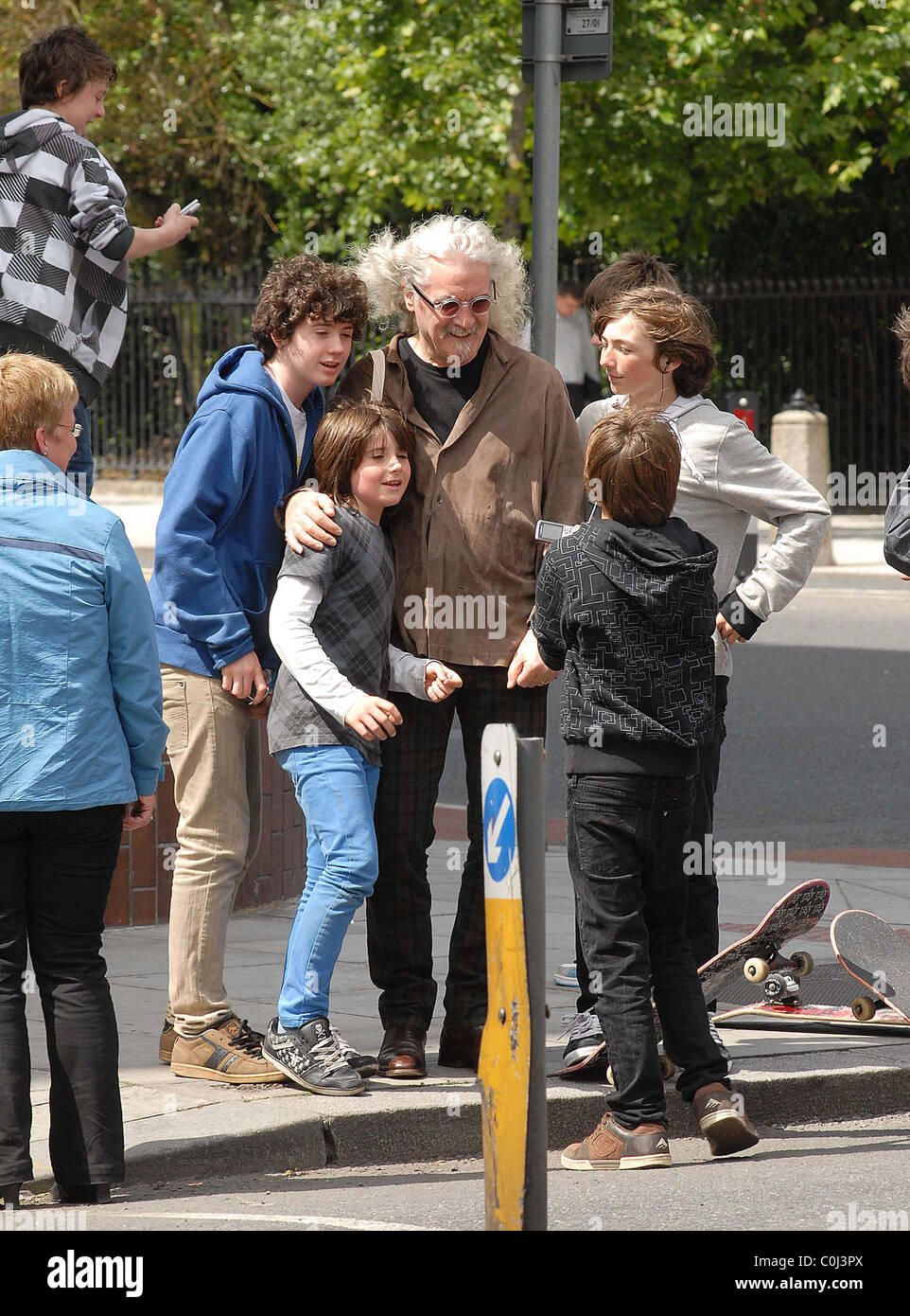 Billy Connolly Strolling around Dublin, stops and poses for pictures ...