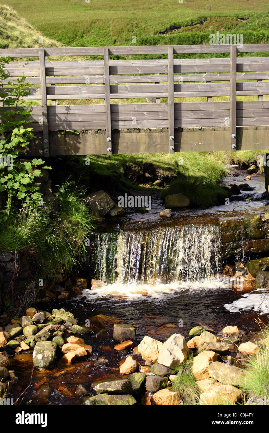 Footbridge at Embsay Reservoir (Yorkshire Water reservoir), near ...