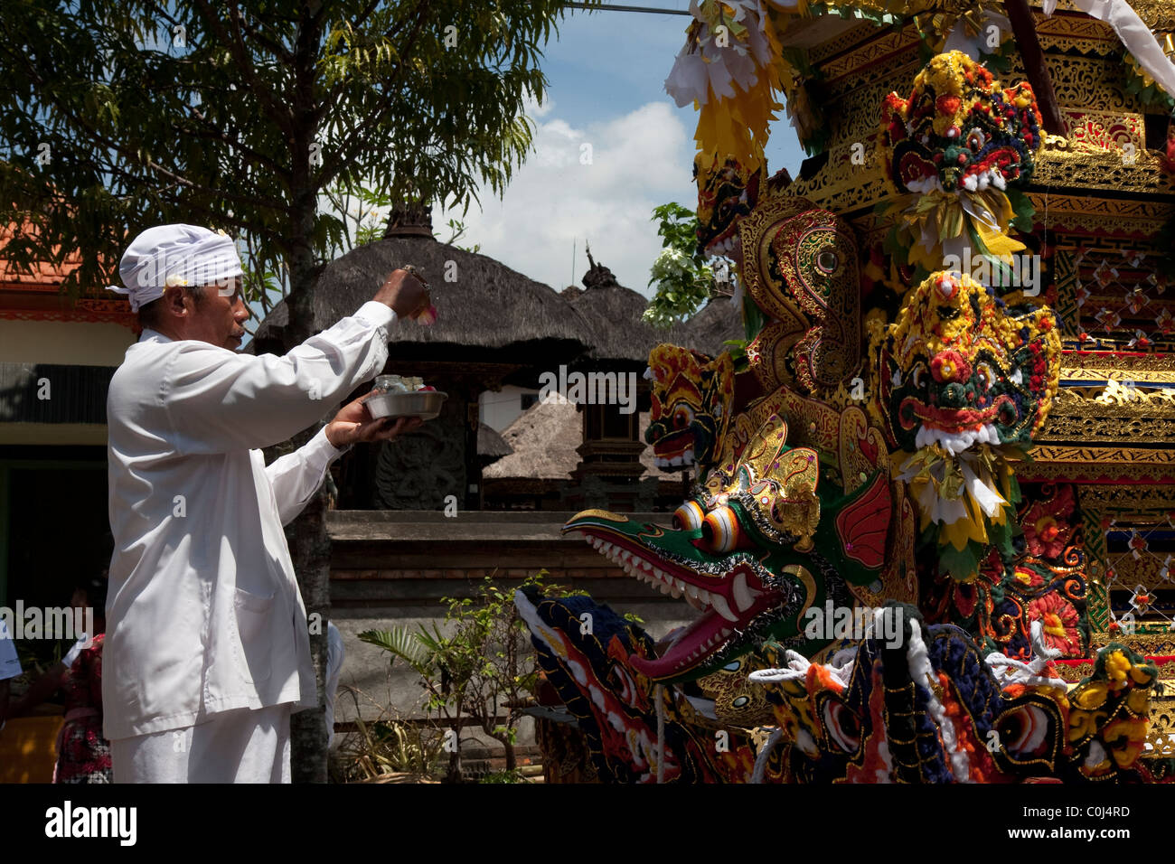 Cremation in Ubud, Bali, Indonesia. Cremations are part of Hindu ...
