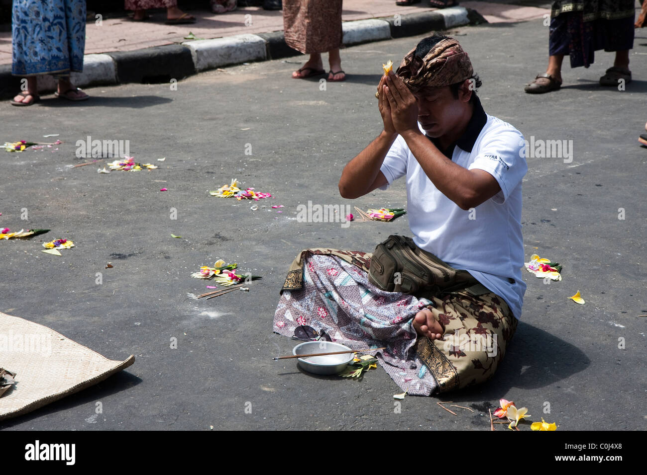 Bali cremation pyre fire hi-res stock photography and images - Alamy