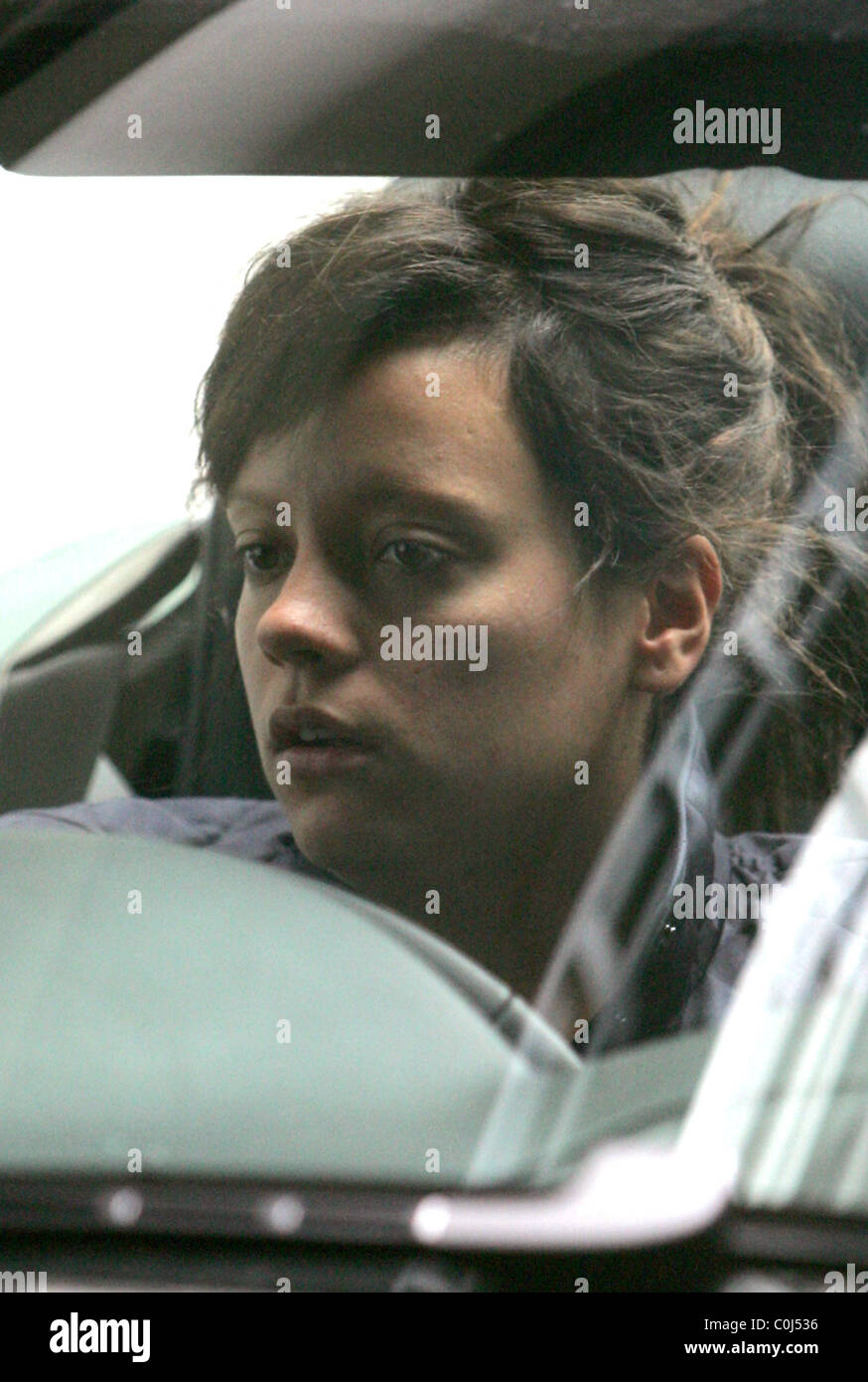Lily Allen Leaves her house and heads to her gym in her convertible BMW ...