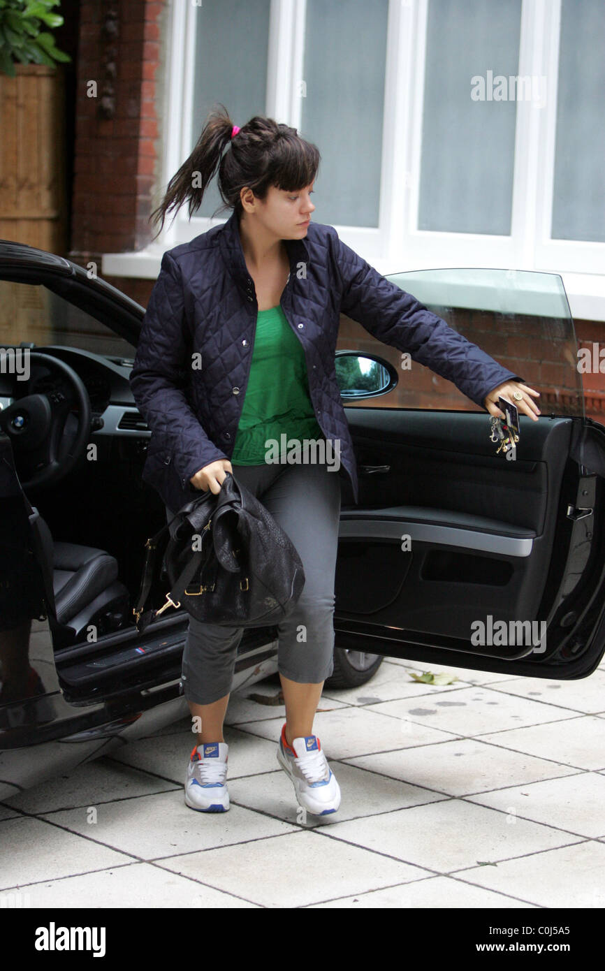 Lily Allen returns home in high spirits after a good work out at the ...