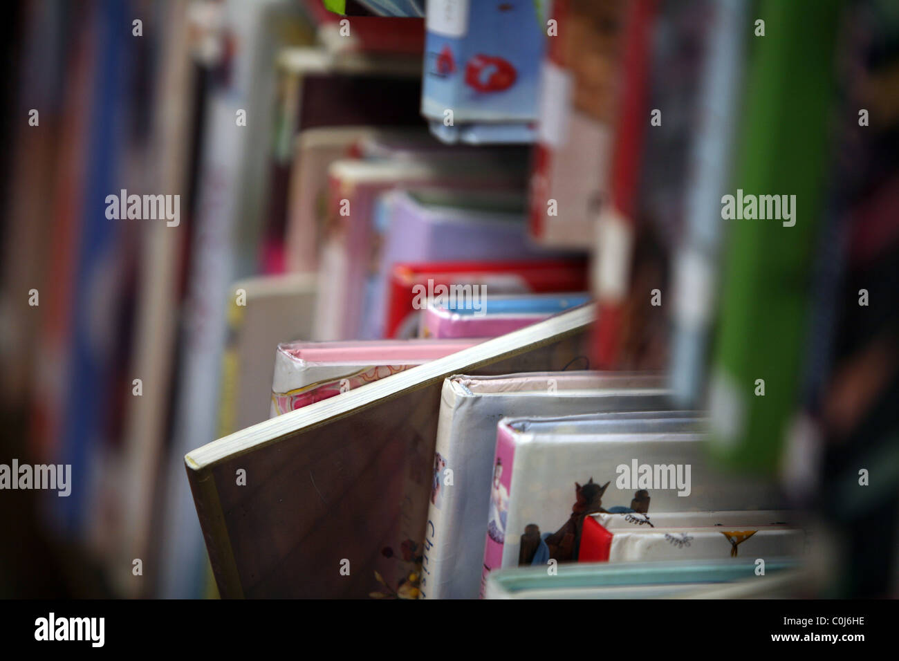 Library books hi-res stock photography and images - Alamy