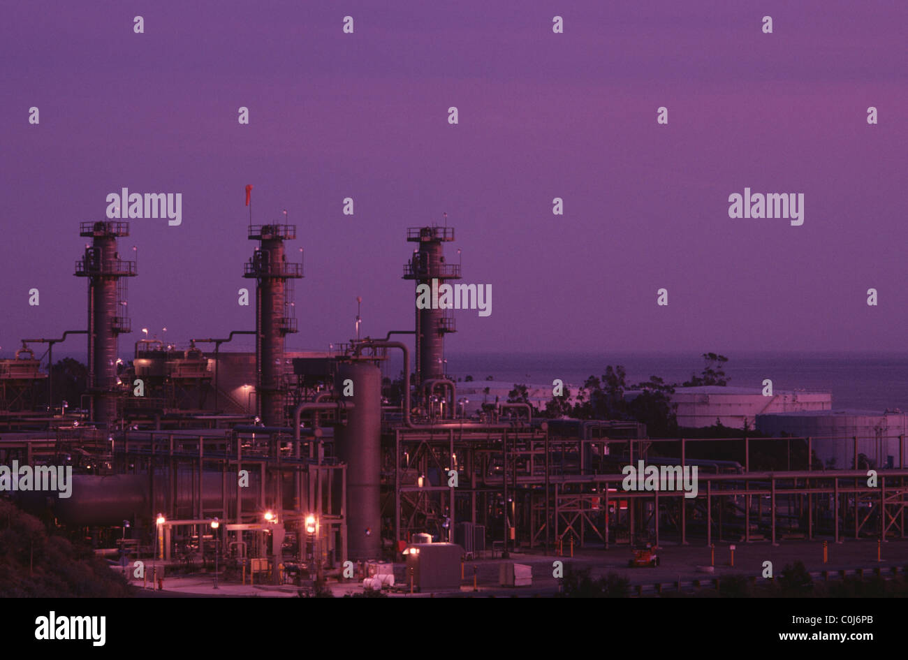Onshore oil processing facility Stock Photo - Alamy