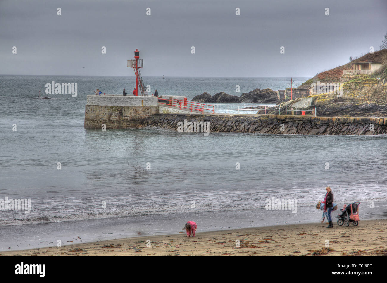 Looe seafront hi-res stock photography and images - Alamy