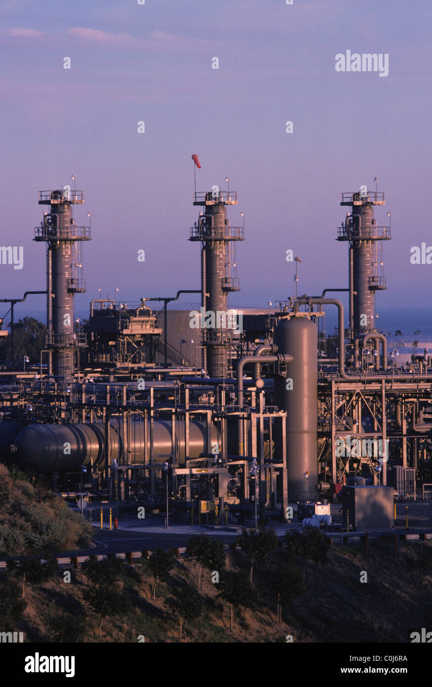 Onshore oil gas processing plant hi-res stock photography and images ...