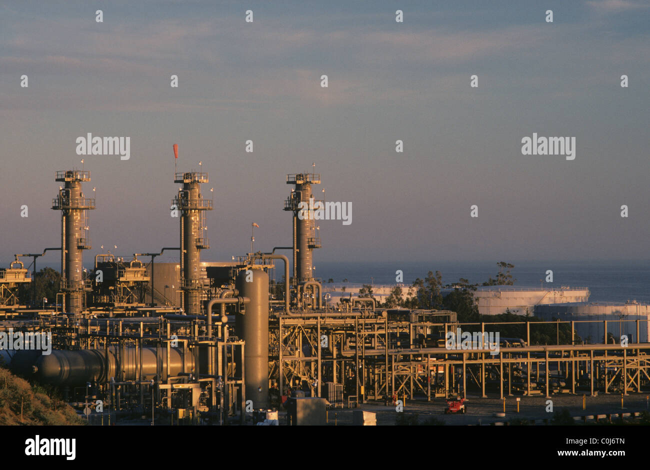 Onshore oil processing facility Stock Photo - Alamy