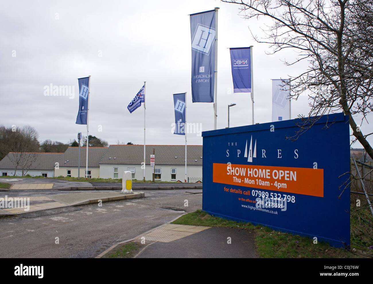 Advertising new homes sale hi-res stock photography and images - Alamy