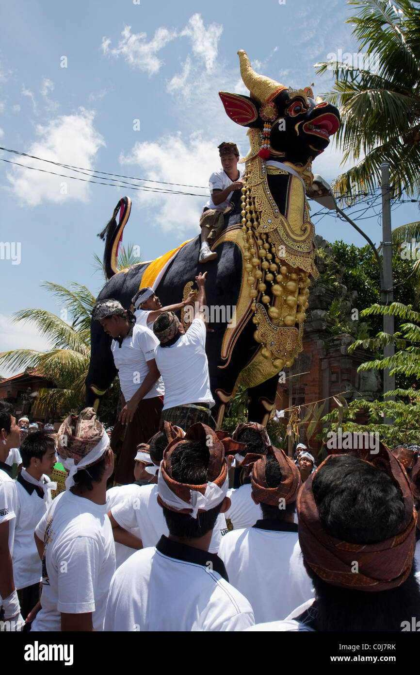 Cremation in Ubud, Bali, Indonesia. Cremations are part of Hindu ...