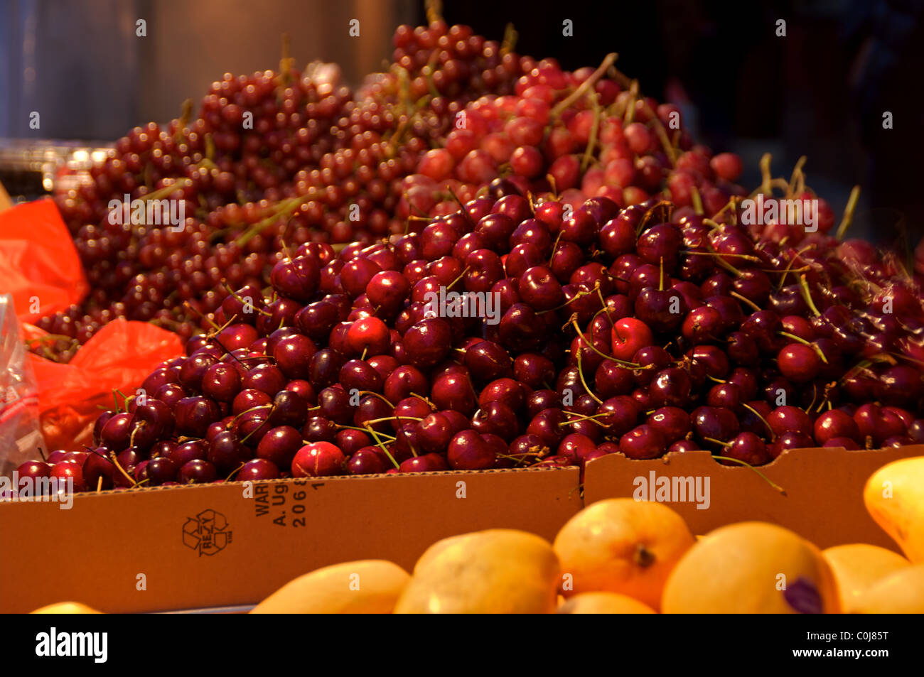 Box of cherries Stock Photo - Alamy