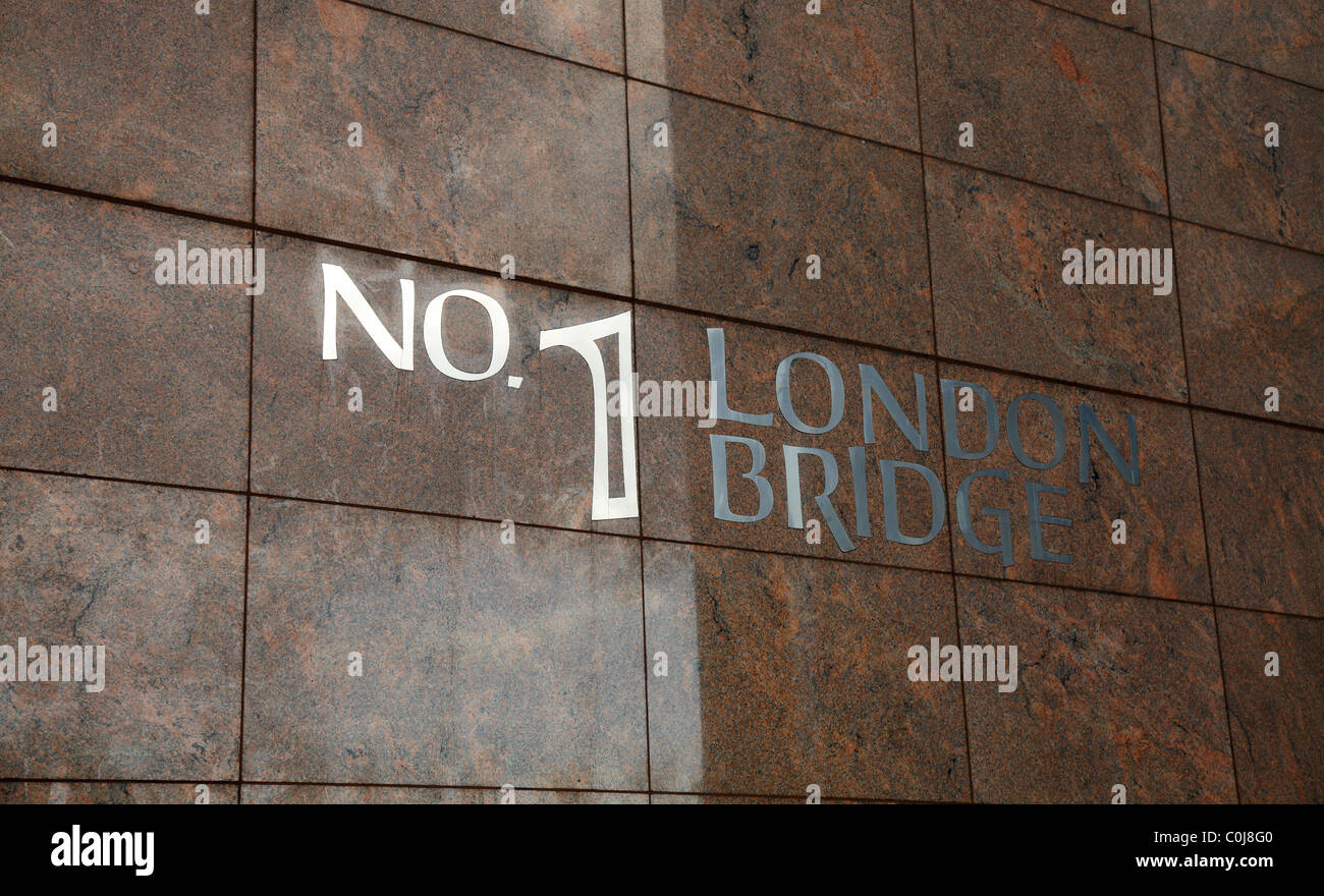 No.1 London Bridge street sign on a business building Stock Photo - Alamy