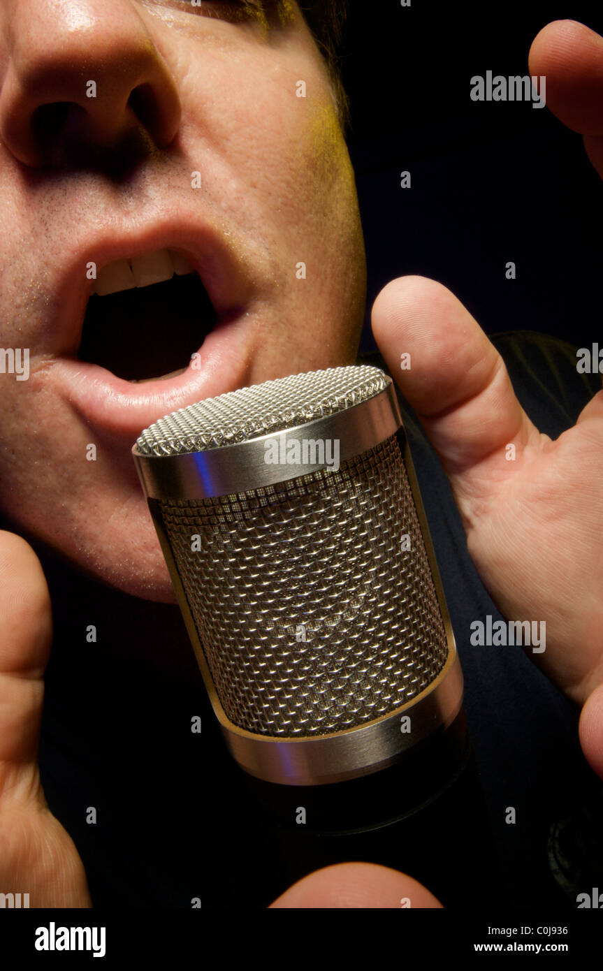 Male solo singer hi-res stock photography and images - Alamy